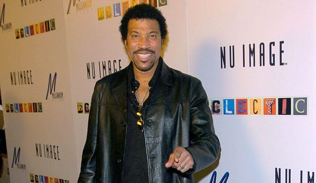 Lionel Richie's Net Worth Has Passed $200 Million: Here's How He Get ...